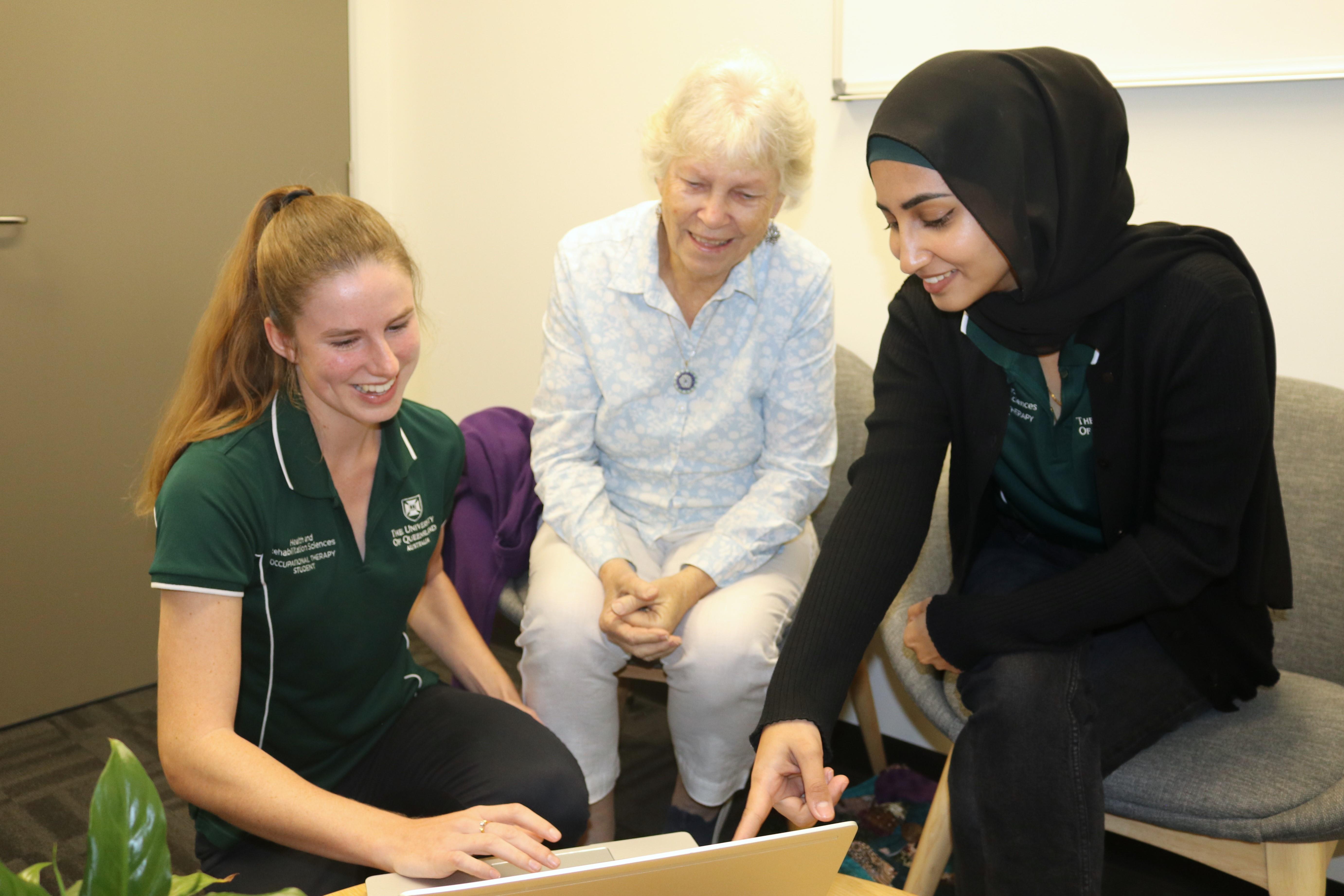 UQ students help seniors to be tech-savvy - Faculty of Health and Behavioural Sciences ...